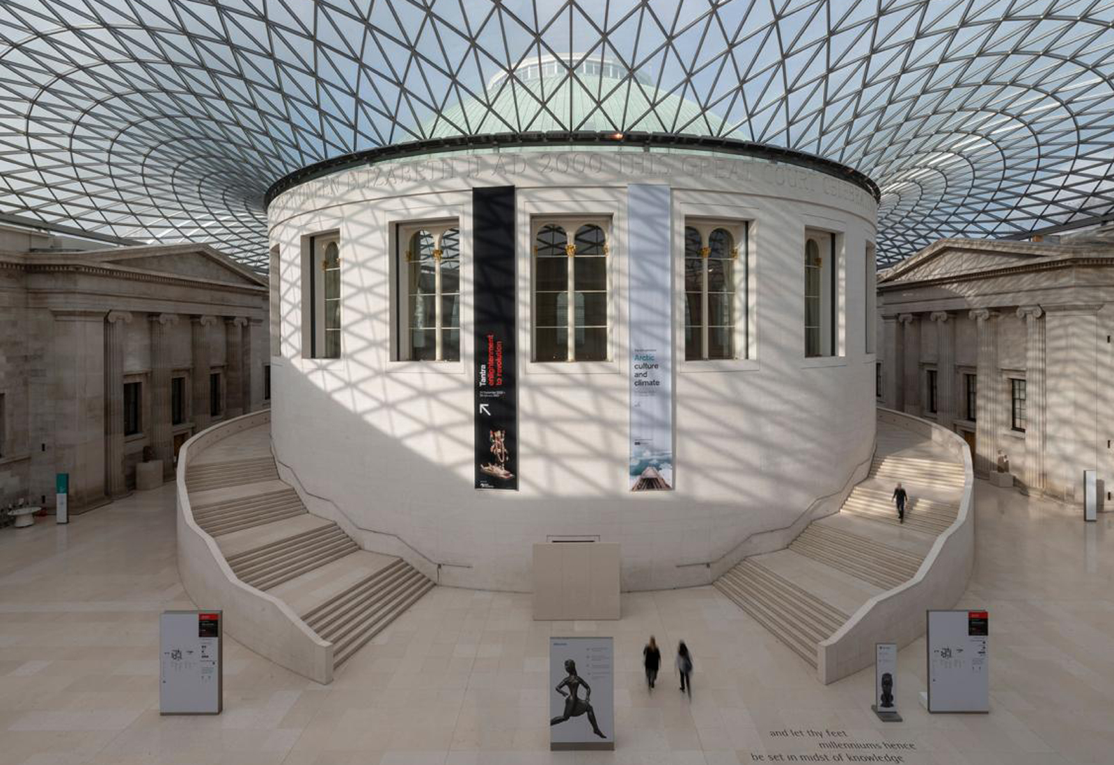 British Museum investigates into jewelry and artefact theft