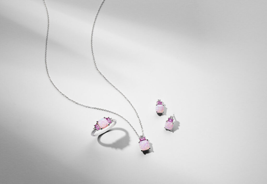 KAY Jewelers shows support for Breast Cancer Alliance