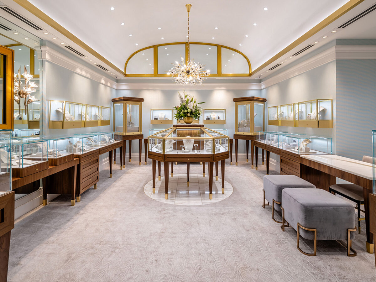 Louis Anthony Jewelers opens first resort location - Professional ...