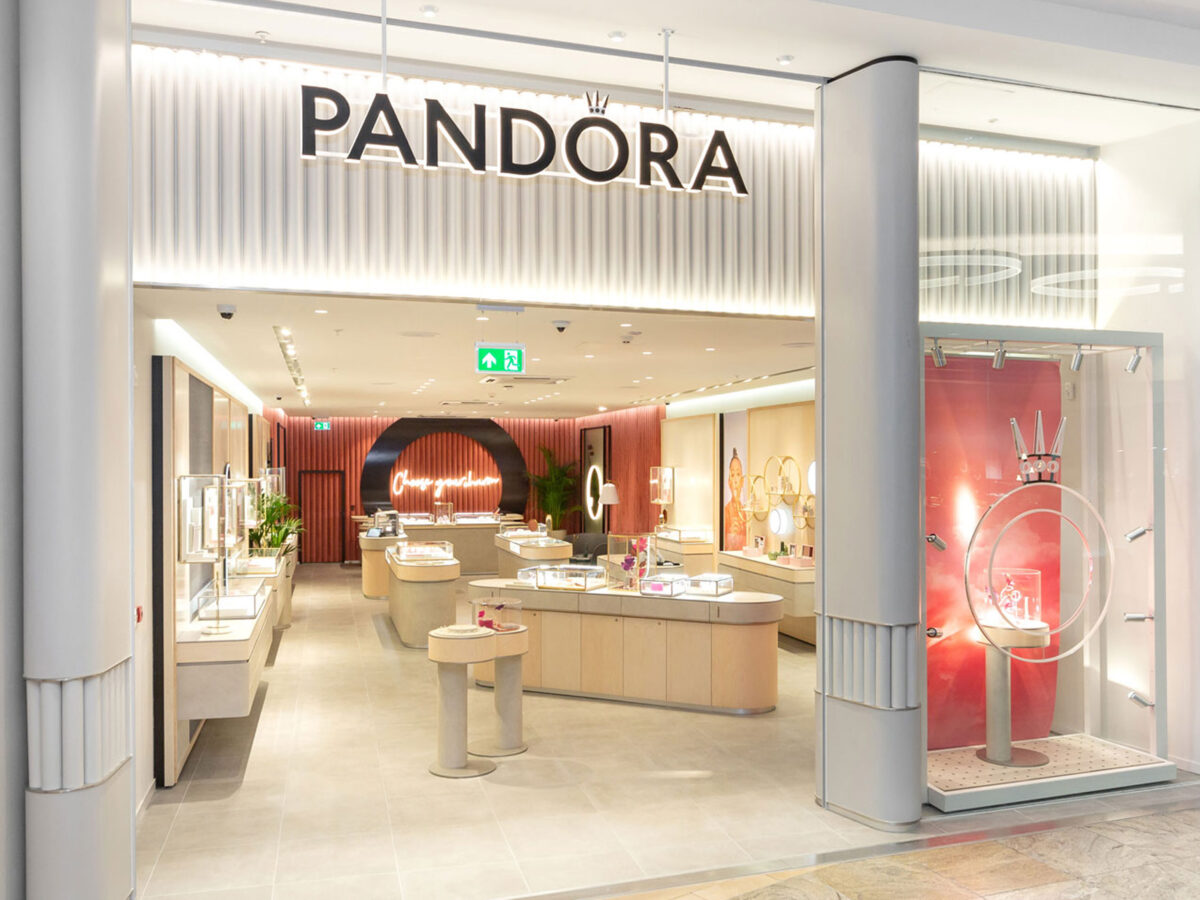 Pandora completes transition to 100% recycled silver and gold ...