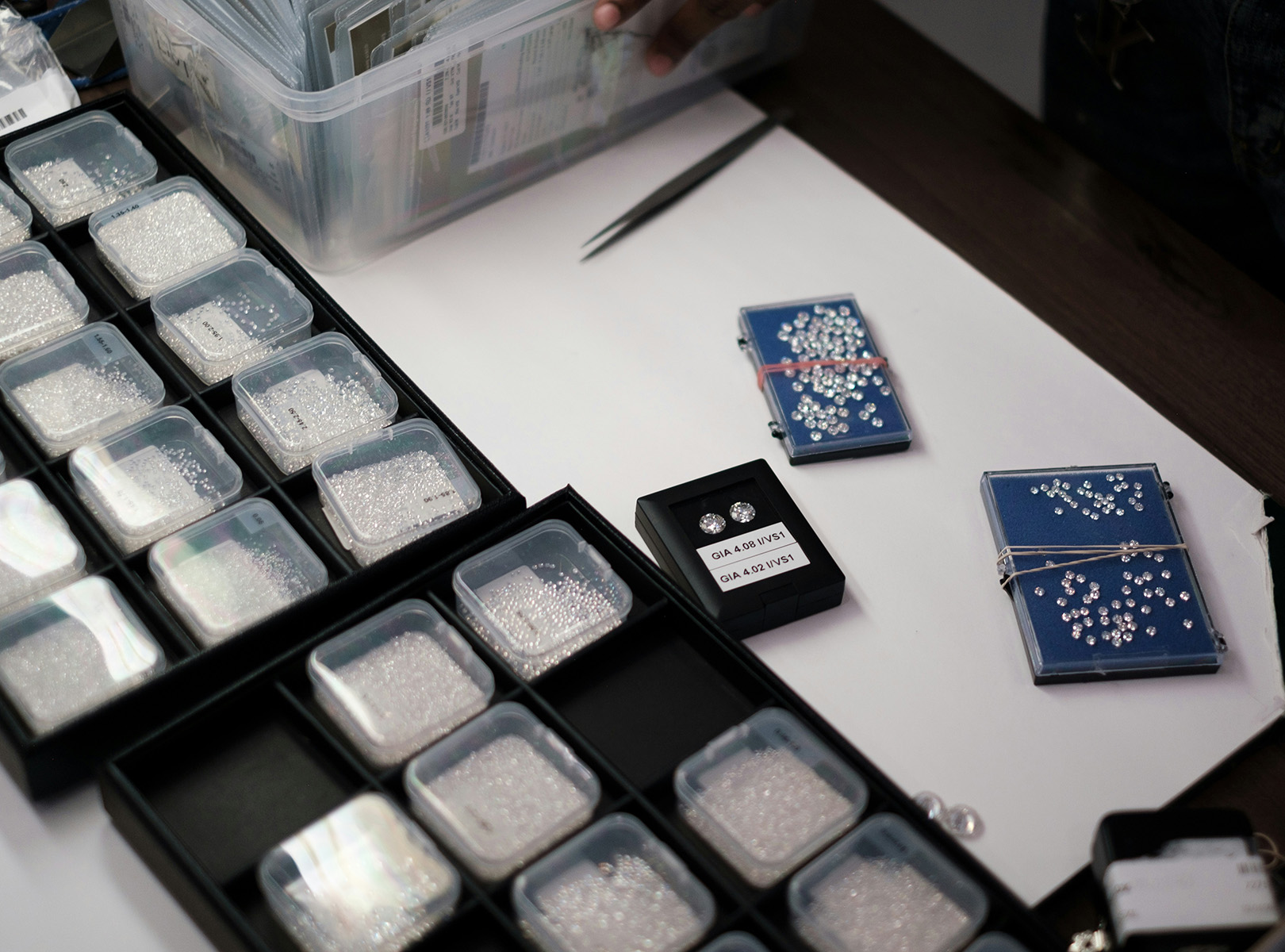 De Beers’ Element Six partners with US tech company Lightsynq ...